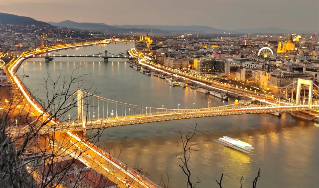 Budapest : Beautiful city on Hungarian Land - My blog Life Experiences